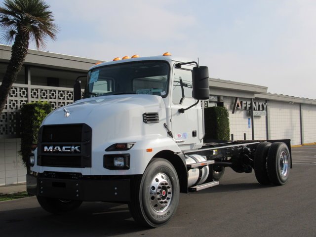 New 2025 MACK MD742-42R TRACTOR TR in Fresno #326984 | Affinity Truck ...