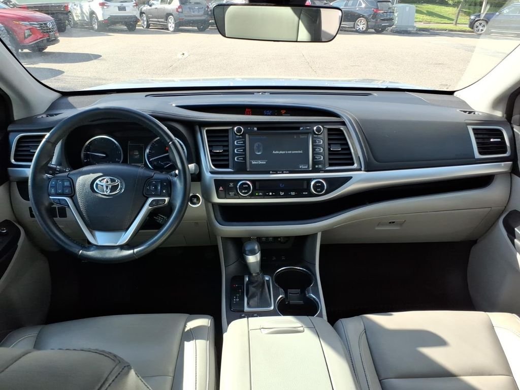 Pre-Owned 2018 Toyota Highlander XLE 4D Sport Utility in Torrington #P ...