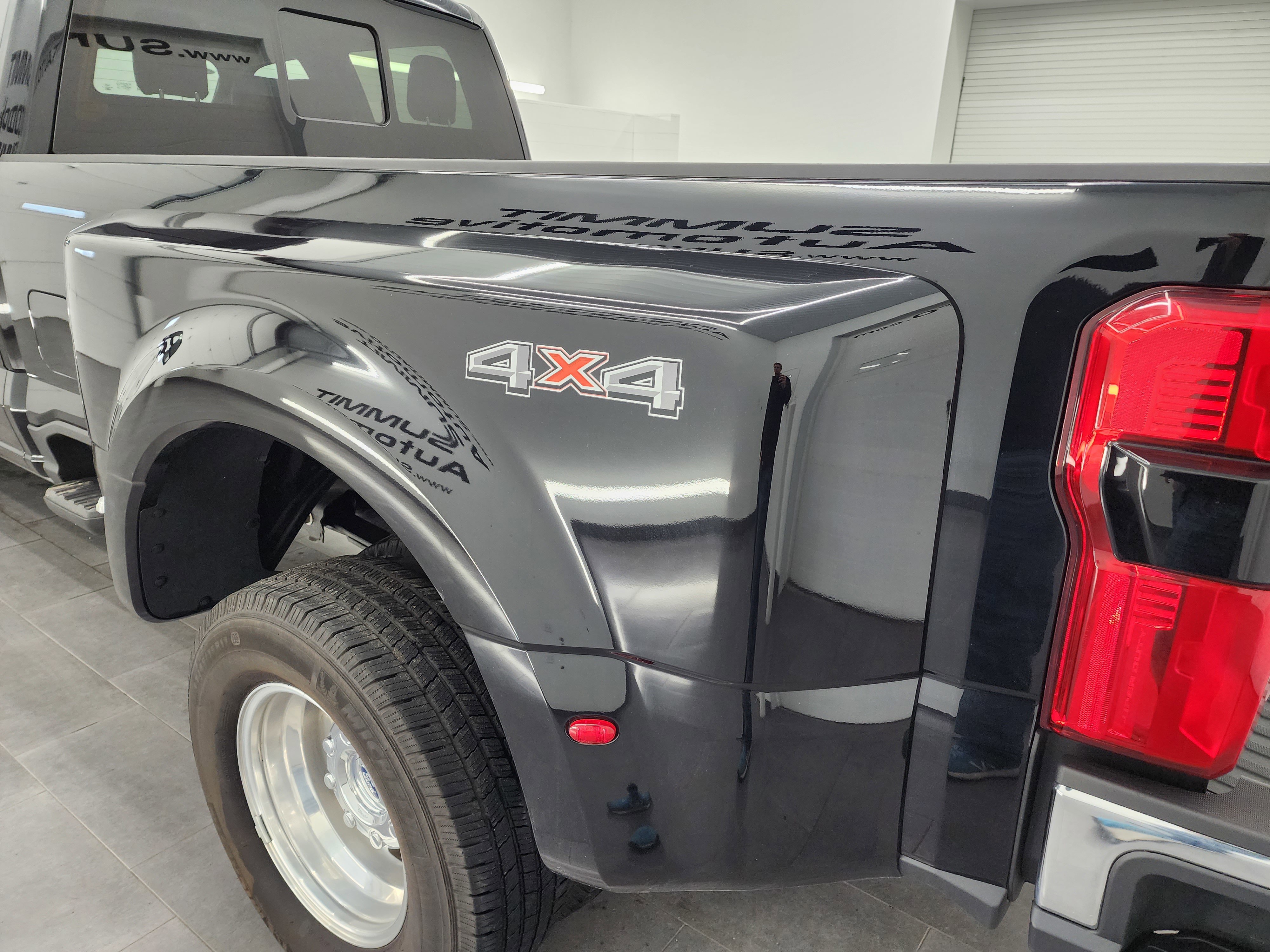 Pre-Owned 2024 Ford F350 DRW Super Duty LARIAT: CREW-LONG-DRW-LARIAT-6 ...