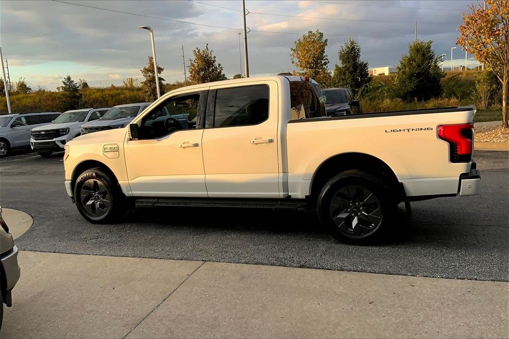 Pre-Owned 2023 Ford F-150 Lightning Lariat 4D Crew Cab in Smithville # ...