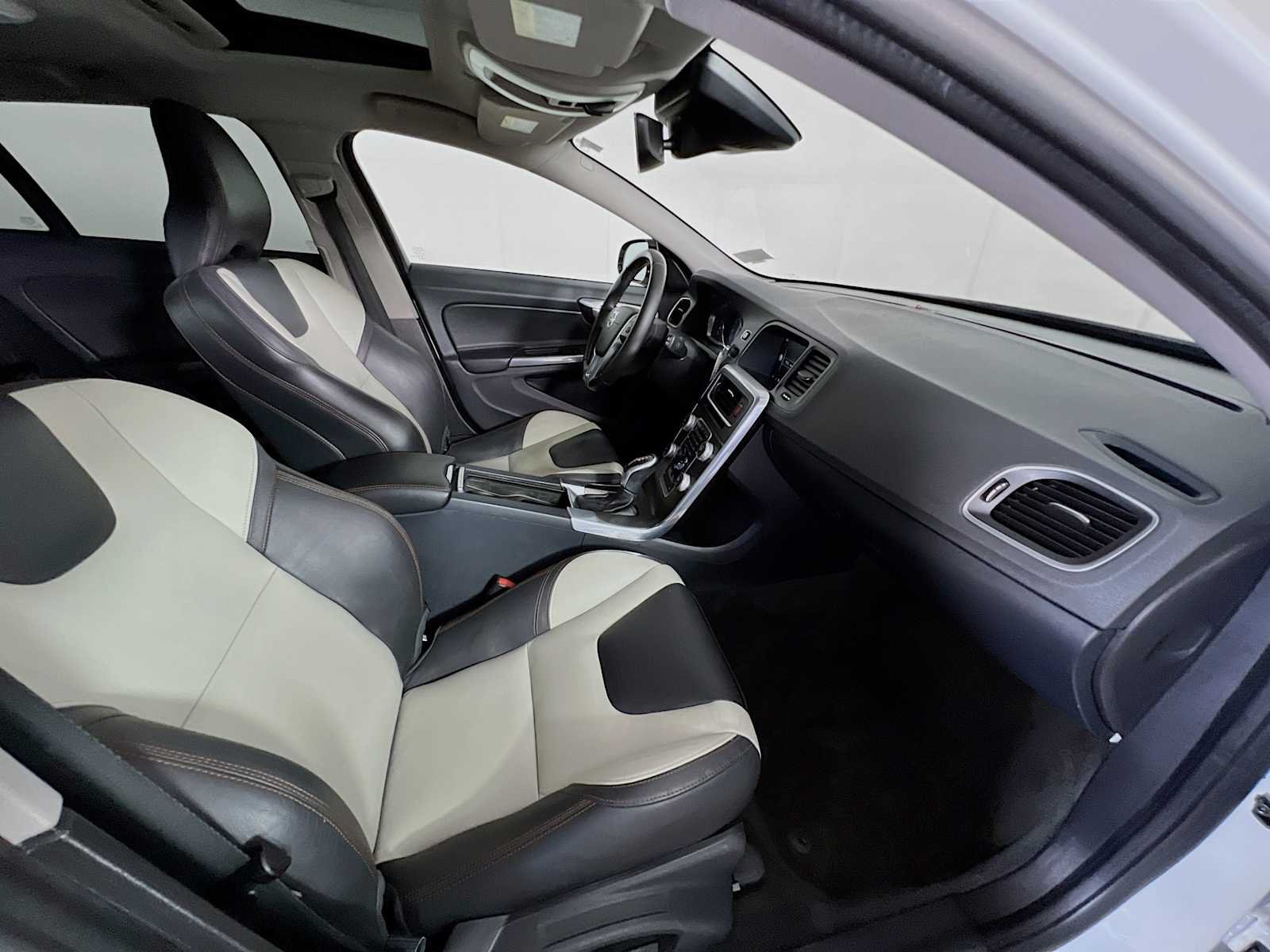 Used 2016 Volvo V60 Cross Country in North Kingstown RI l Near ...
